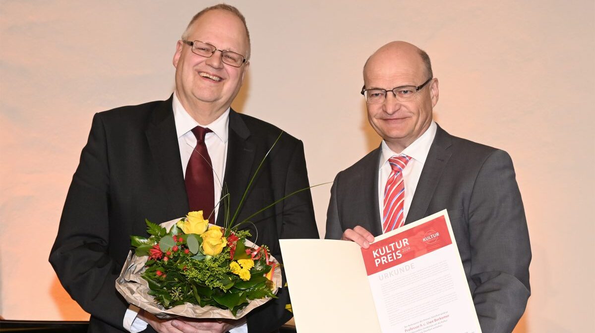 Uwe Berkemer nimmt Kulturpreis des Kreises Steinfurt 2024 entgegen ...